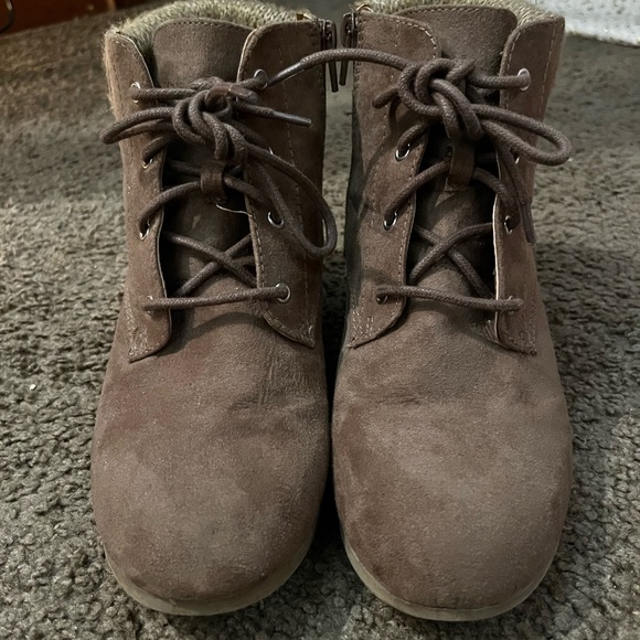 True Craft | Shoes | True Craft Boot Heals Size 5 | Poshmark